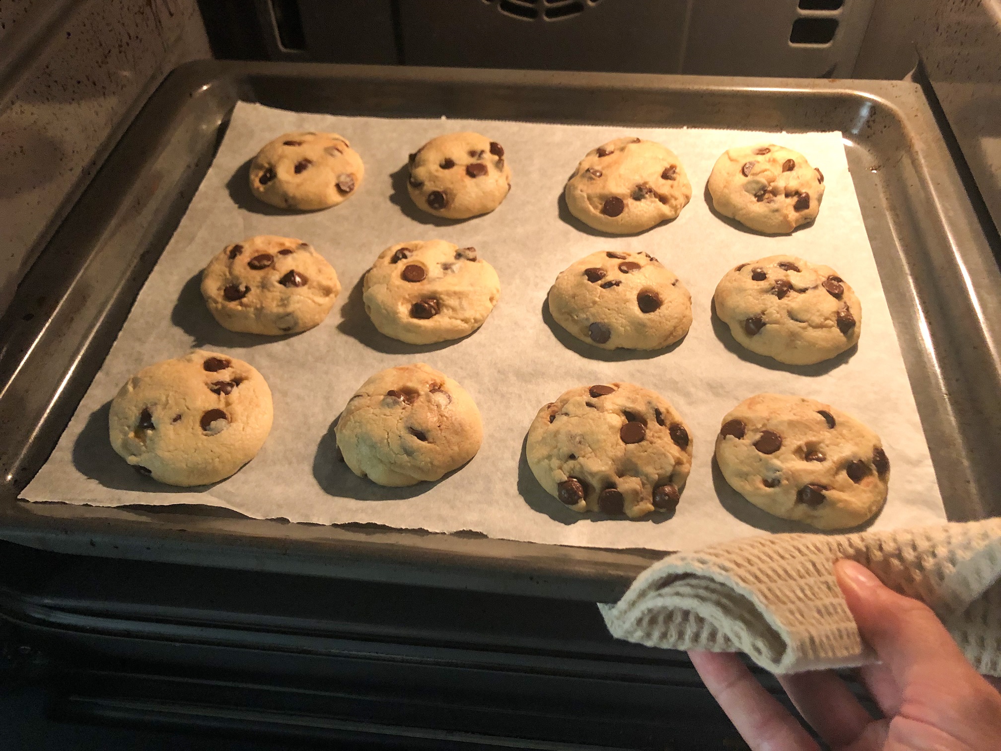 HOW TO MAKE CHOCOLATE CHIP COOKIES - Kokohuete Bakery